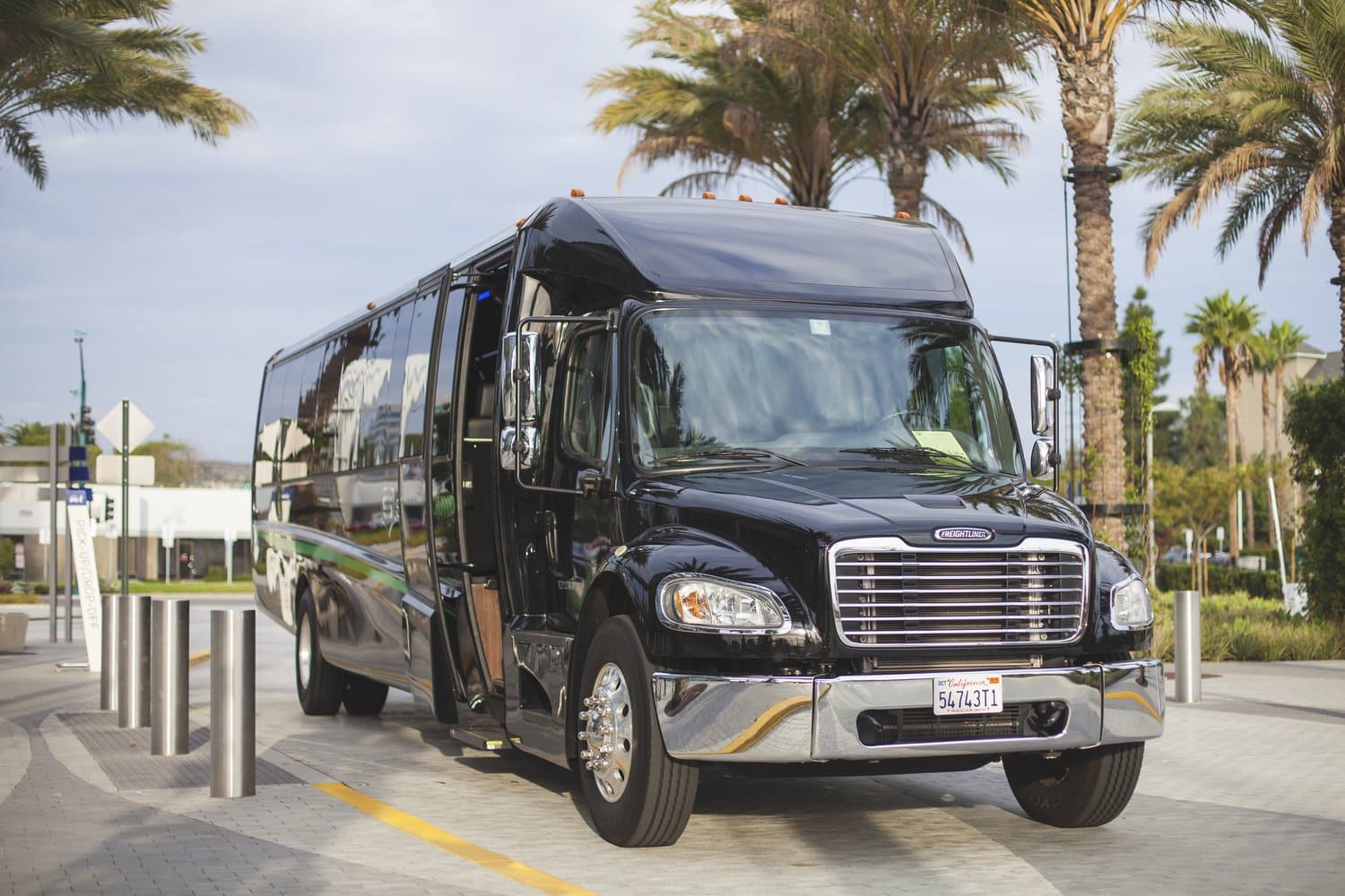 Mini Coach 38 | SoFi Stadium Limo | SoFi Stadium Transportation