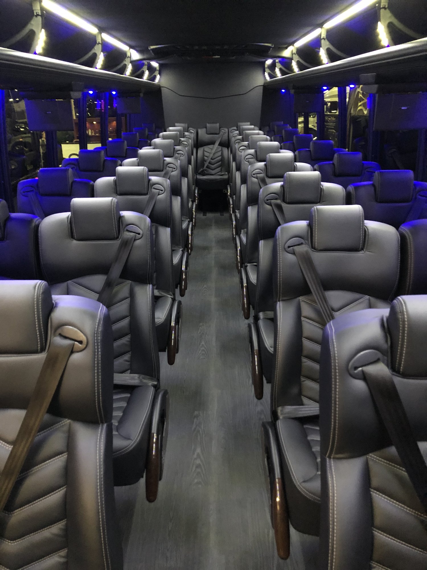 Mini Coach 38 | SoFi Stadium Limo | SoFi Stadium Transportation